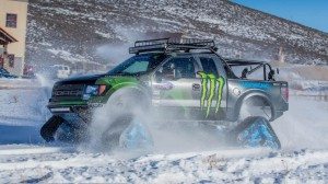 Ken Block con la RaptorTRAX sfida gli snowboard - MotorAge New Generation