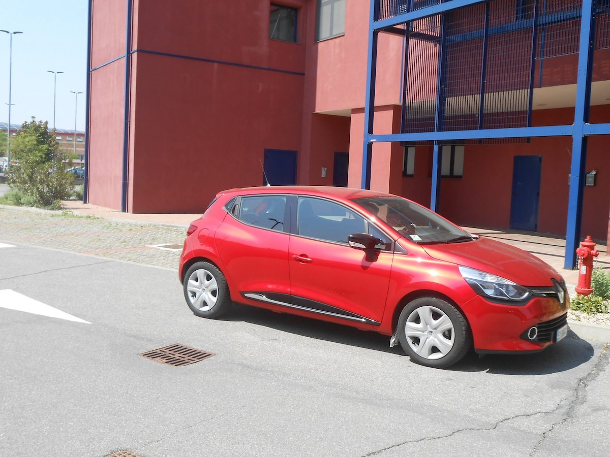 Renault Clio 1.5 dCi Live - sfida alle più grandi - MotorAge New Generation