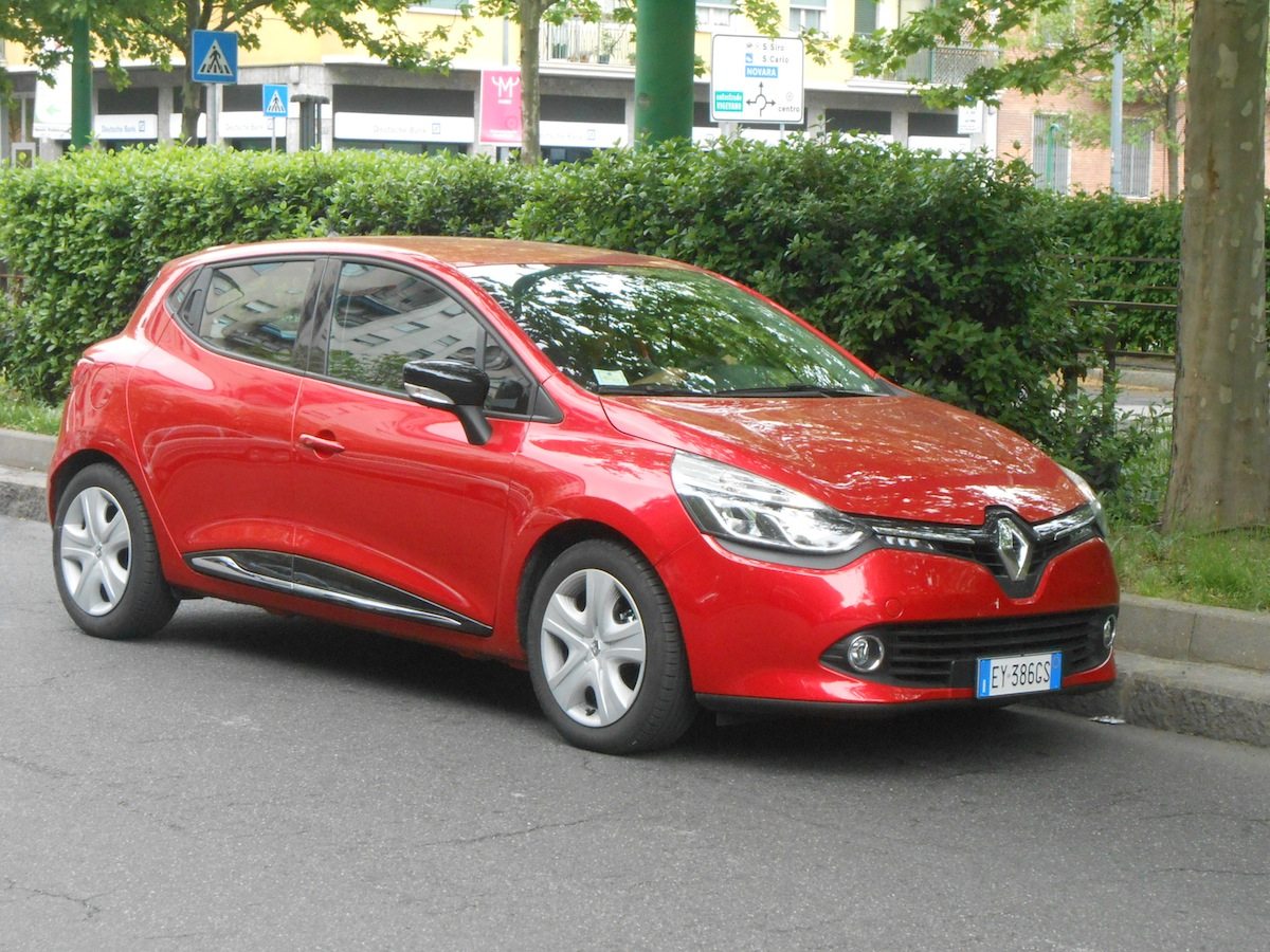 Renault Clio 1.5 dCi Live - sfida alle più grandi - MotorAge New Generation