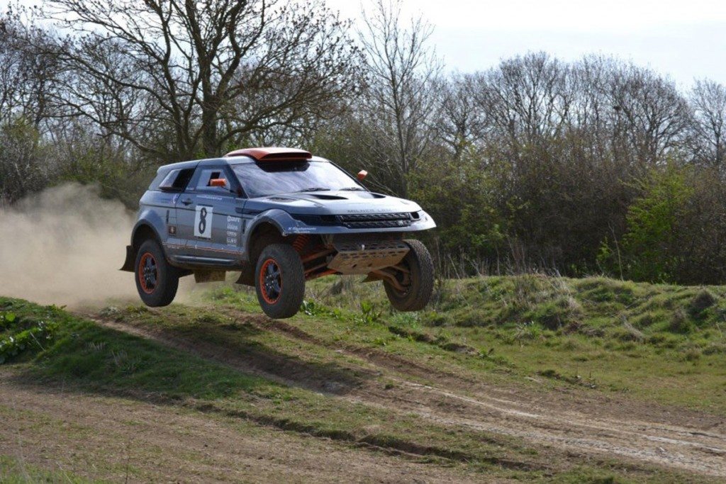 Range Rover Evoque Milner LRM–1 Race Car pronta Rally - MotorAge New ...