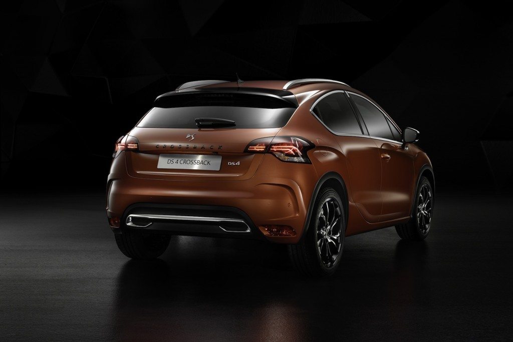 DS 4 e Crossback - compatte col pallino della personalità - MotorAge ...