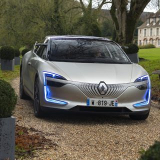 Renault Symbioz Demo car, prove tecniche di futuro - MotorAge New ...