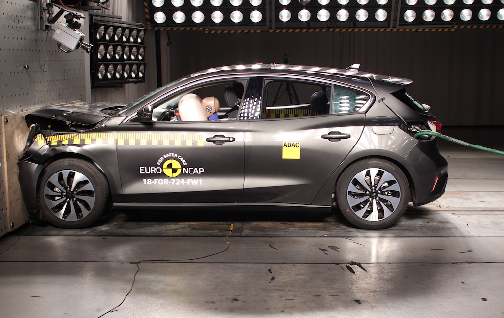 Test EuroNCAP: brillano Ford Focus e XC40 - MotorAge New Generation