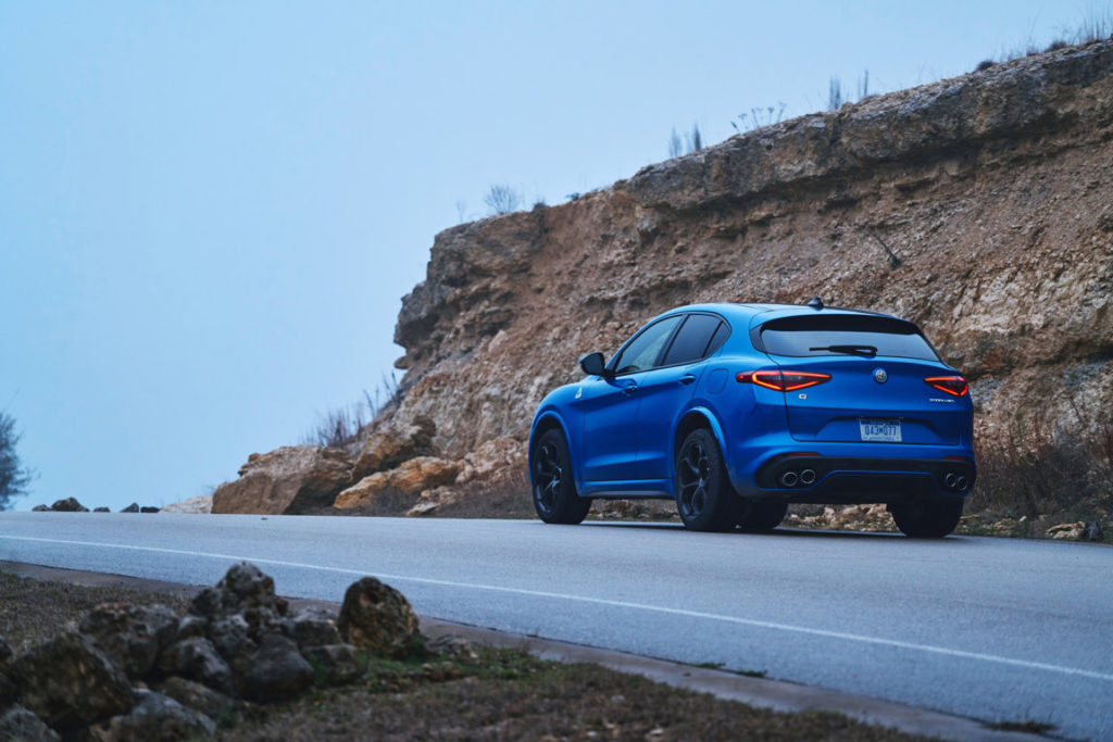 Alfa Romeo Stelvio Quadrifoglio: cuore Ferrari, anima Alfa - MotorAge ...