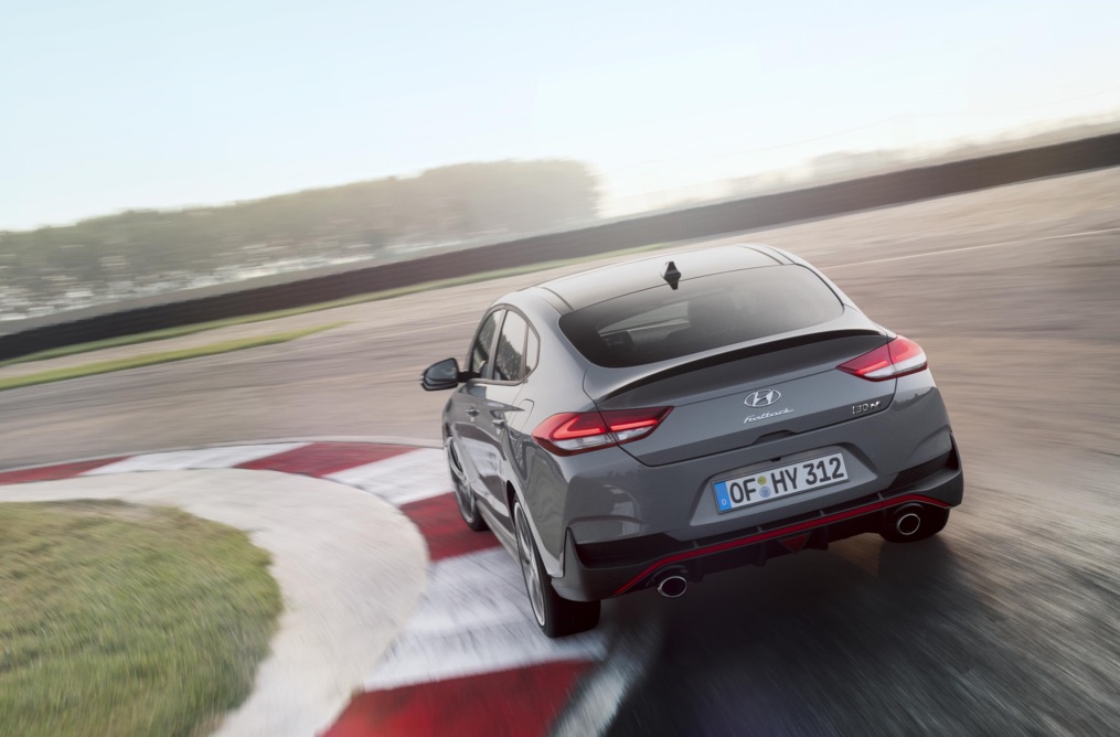 Hyundai i30 Fastback N Performance. Test Drive [VIDEO] - MotorAge New ...