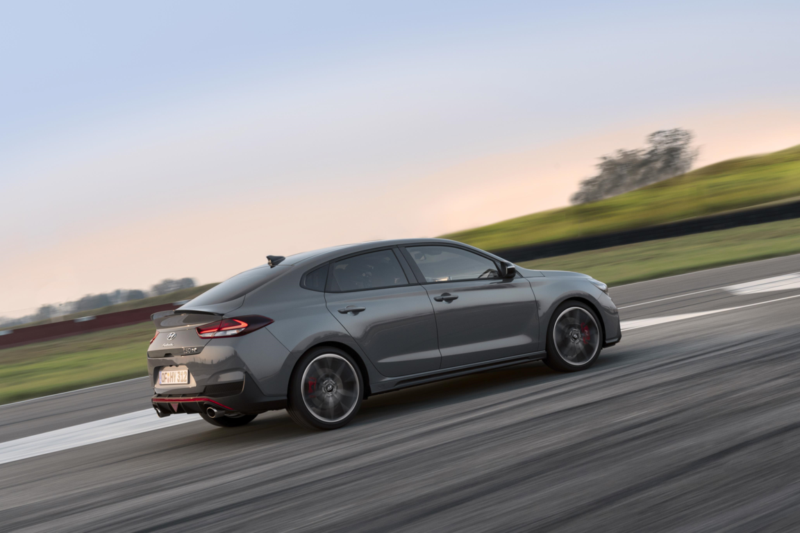 Hyundai i30 Fastback N Performance. Test Drive [VIDEO] - MotorAge New ...