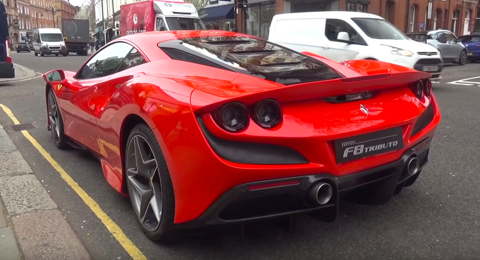 Ferrari F8 Tributo: espressione di forza e potenza [VIDEO]