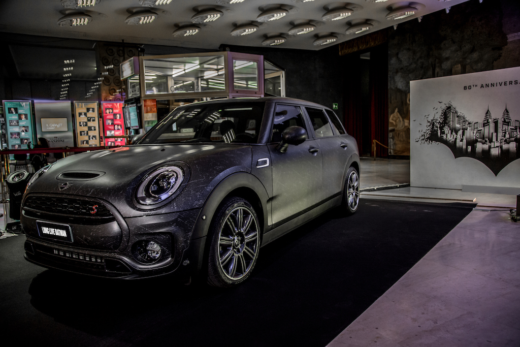 Batman compie 80 anni: Mini lo omaggia con una Clubman total black ...