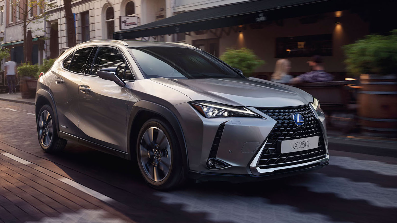 Lexus UX Hybrid: Model Year 2020 al debutto - Motorage.it