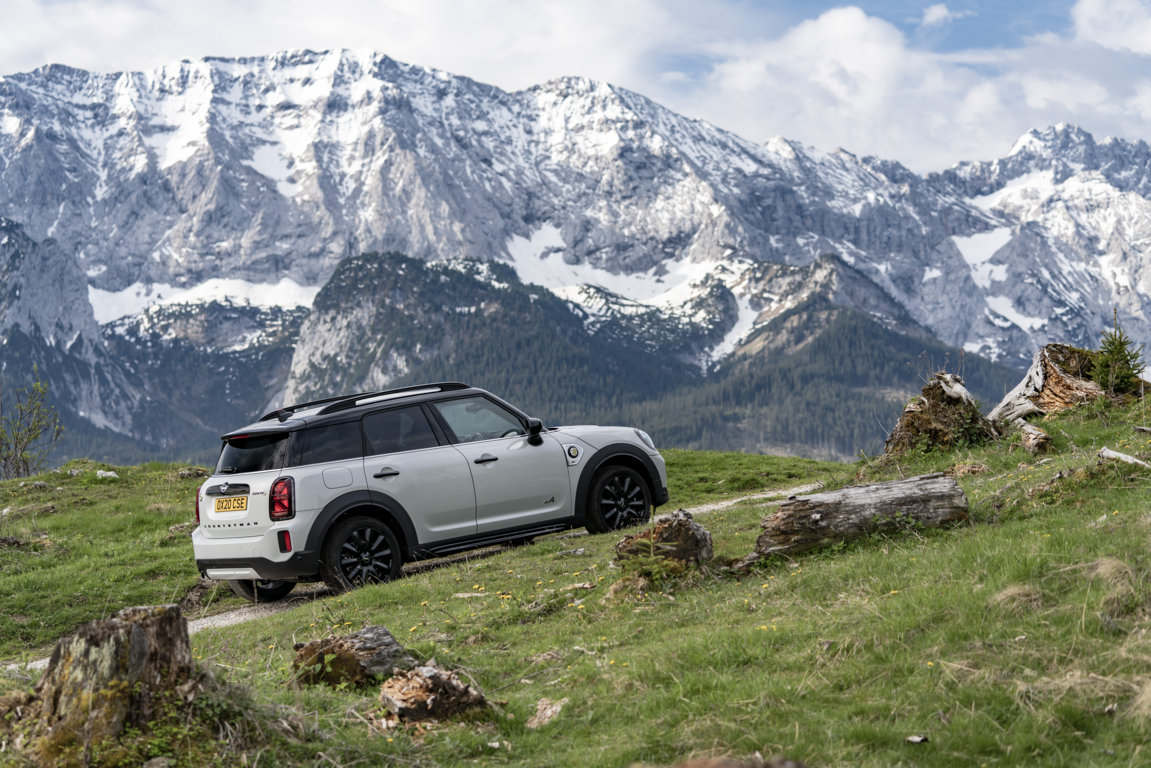 Mini Countryman 2121: rinnovata e ibrida plug-in . Motorage.it