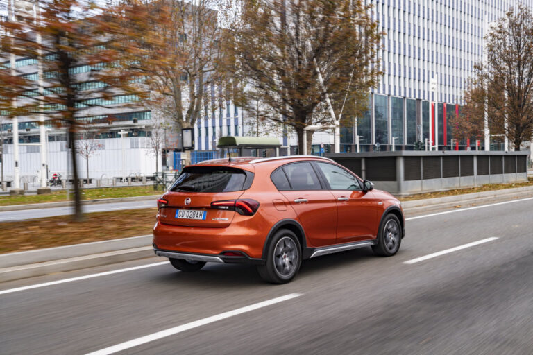 Fiat Tipo Cross: test su strada all’altezza delle aspettative