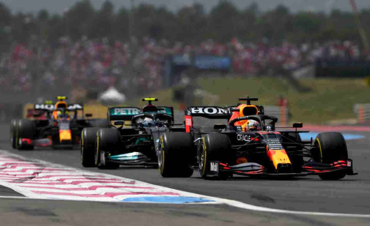 Formula 1, GP di Francia: Verstappen primo davanti a Hamilton