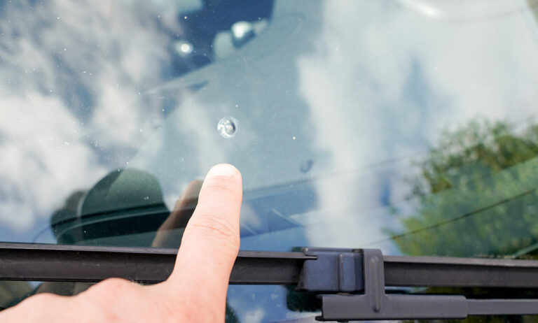 Parabrezza rotto: che cosa fare? - MotorAge New Generation