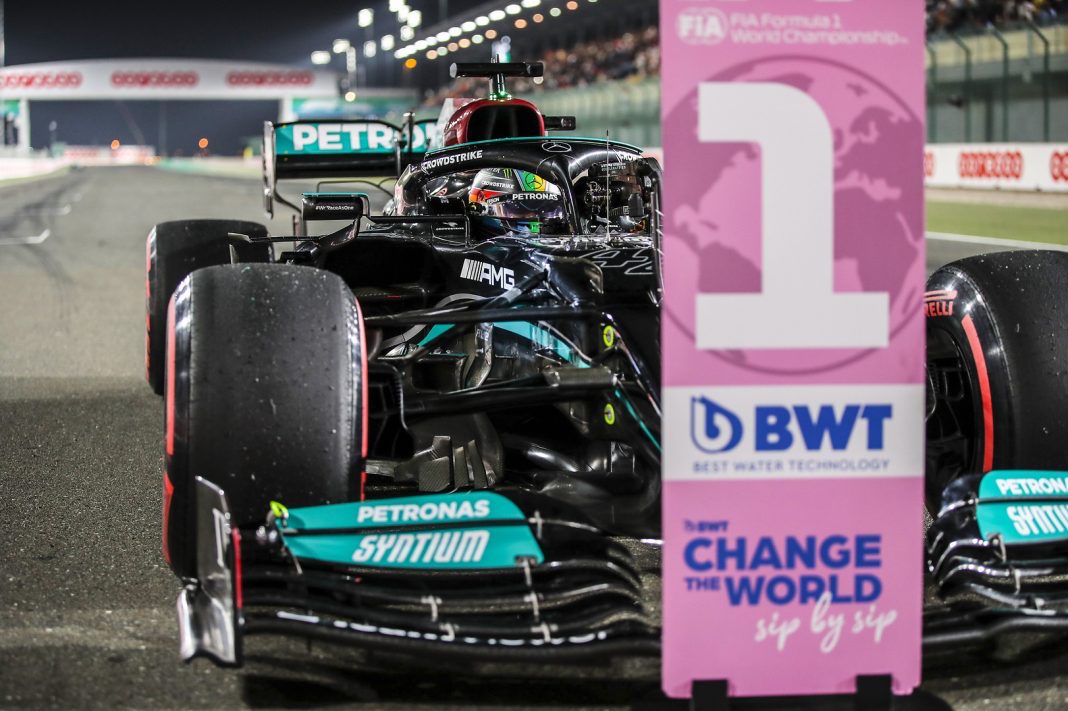 GP del Qatar: Hamilton vince ancora, secondo Verstappen