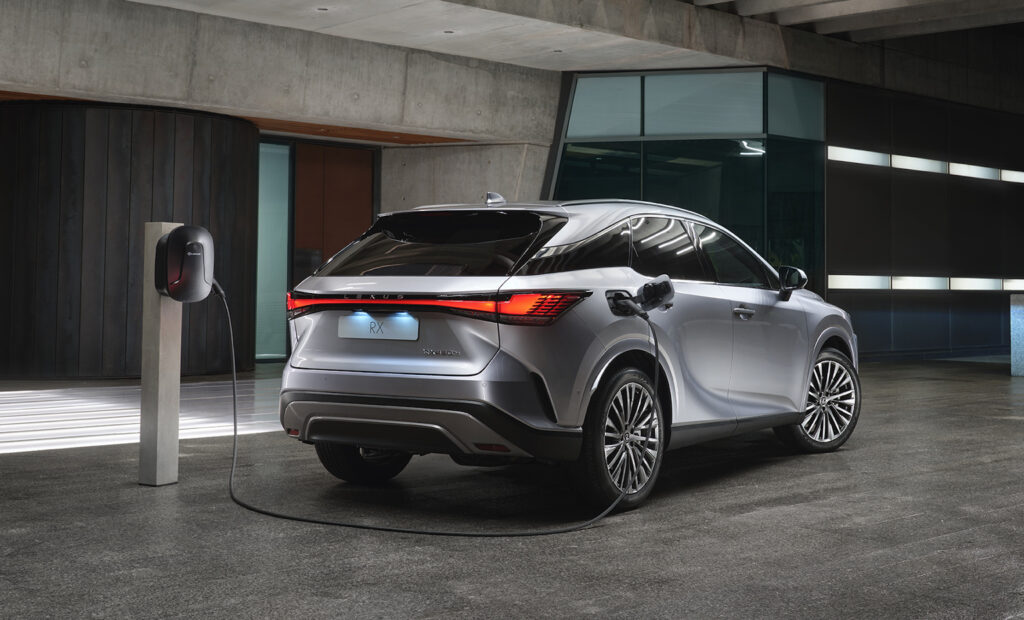 Lexus RX: nuova icona con il Design “Next Chapter” - MotorAge New ...