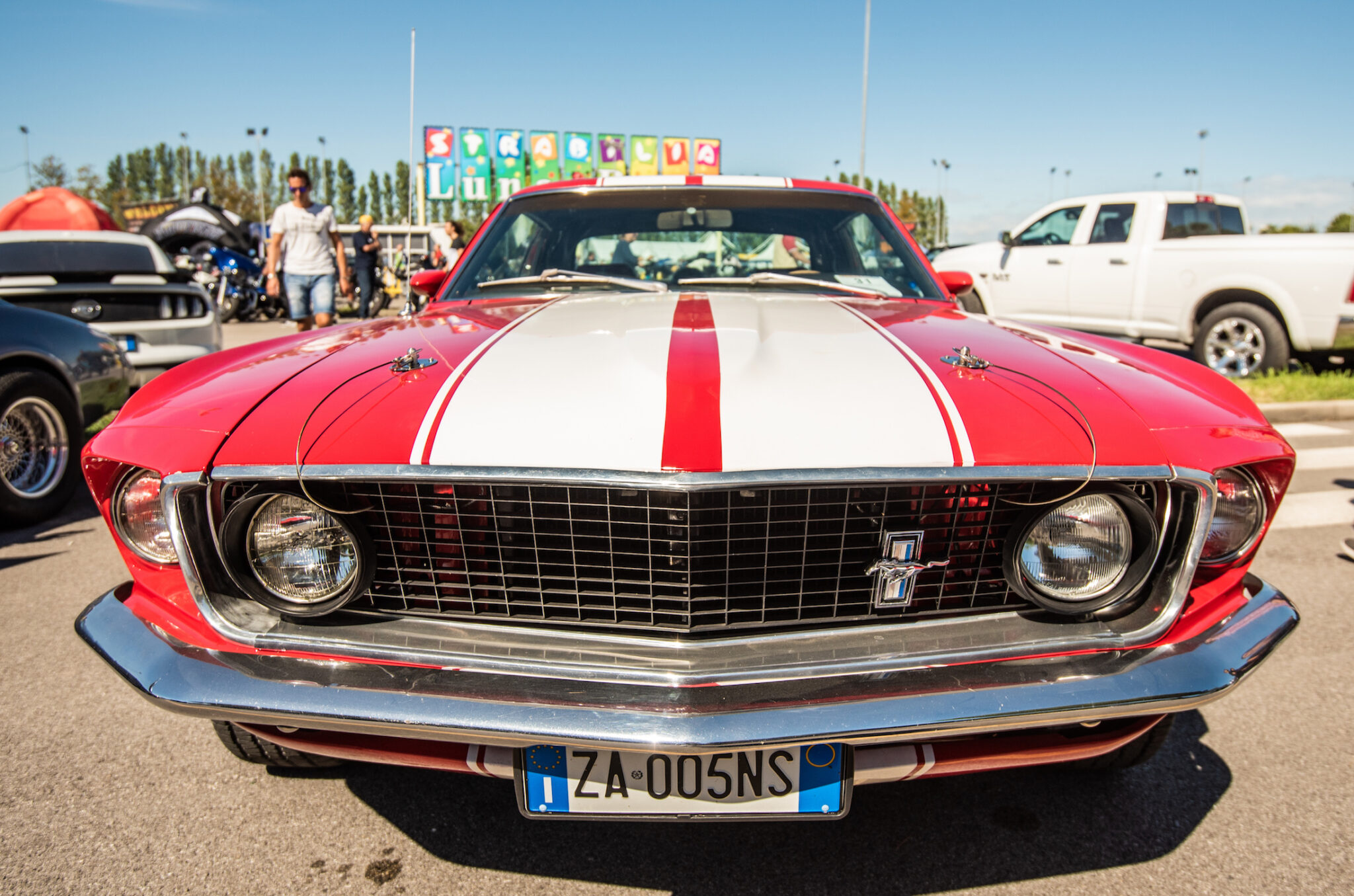 US Car on the Beach: il fascino delle auto americane