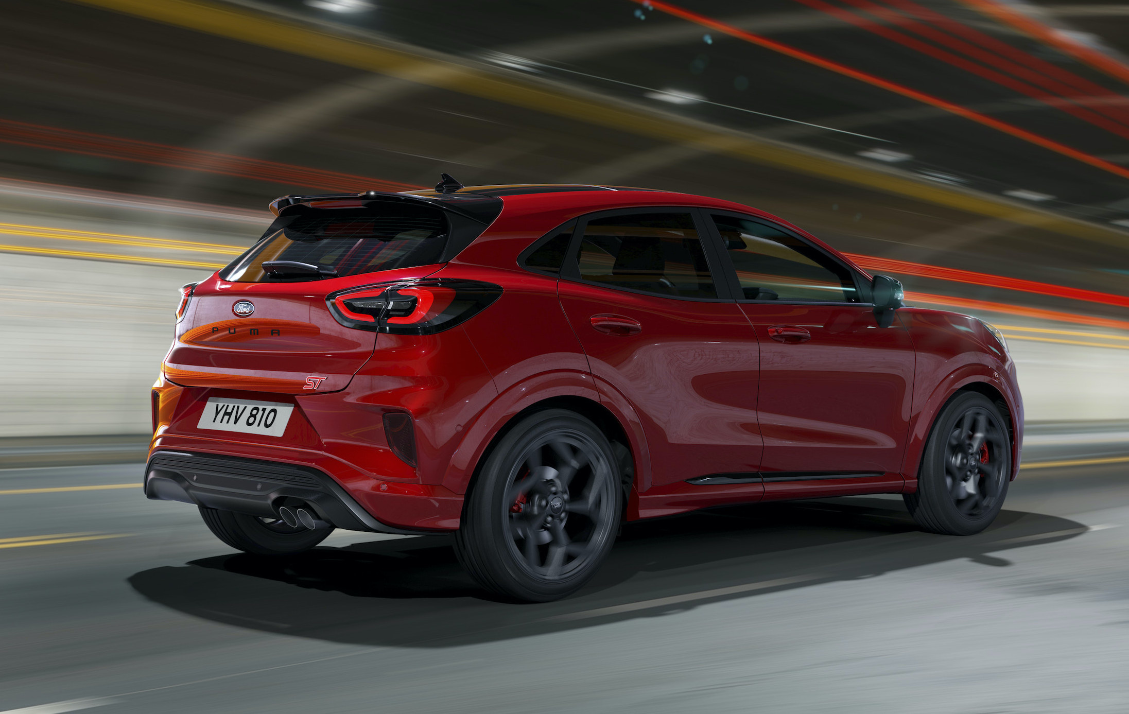 Ford Puma 2024, restyling tecnologico in attesa della elettrica