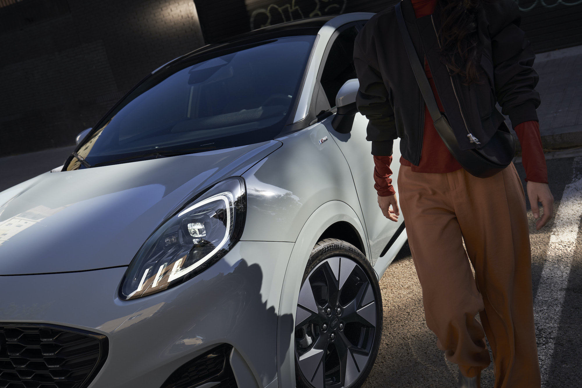 Ford Puma 2024, restyling tecnologico in attesa della elettrica