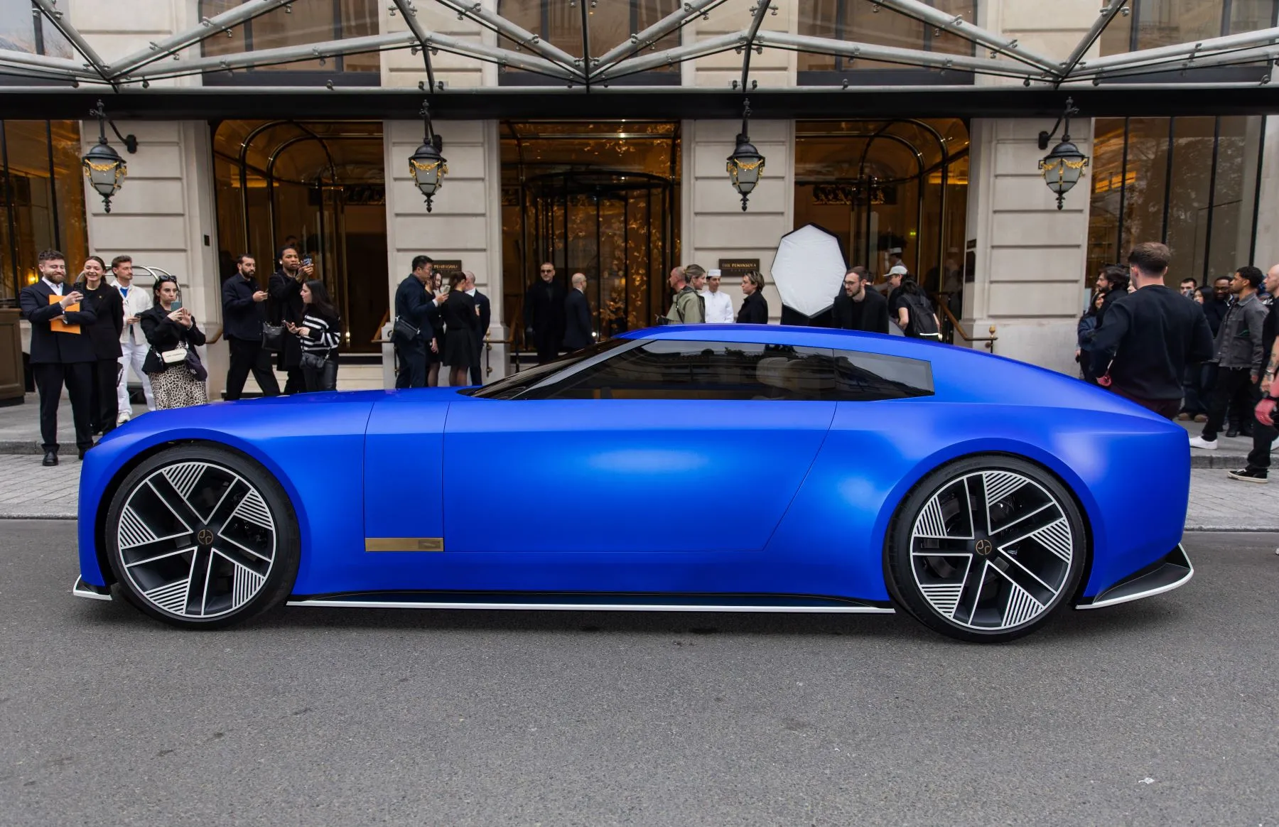 Jaguar Type 00: Un Arrivo da Star alla Paris Fashion Week